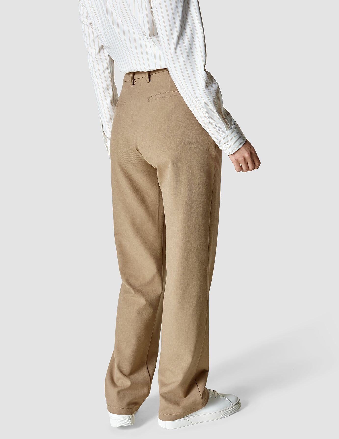 Straight Essential Women’s Pants | SHAPING NEW TOMORROW