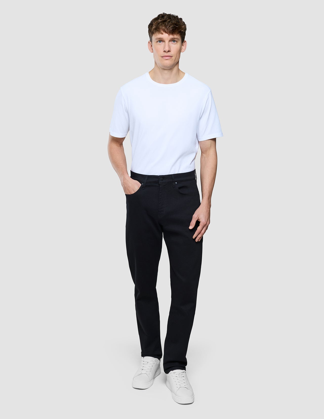 Classic Jeans Regular Stay Black | SHAPING NEW TOMORROW